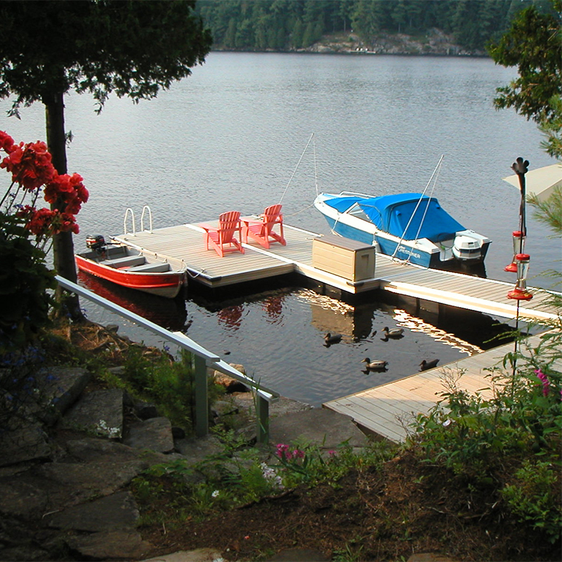 DOCKS AND BOAT LIFTS | Parent Marine Services